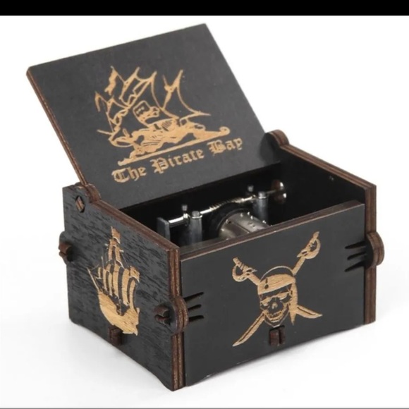 Disney | Accents | Pirates Of The Caribbean Music Box New In Box Plays ...